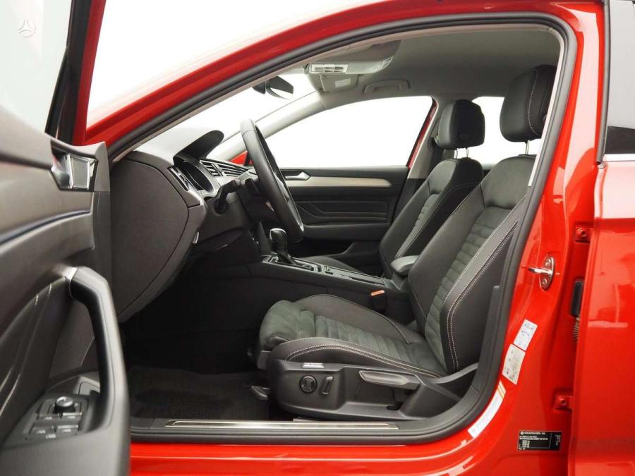 Red Volkswagen Passat 2021 in Vilnius, with an engine capacity of 1.50 L and mileage of 122 thousand km for 17200 €, photo 9 on AUTOMOTO.COM.LV