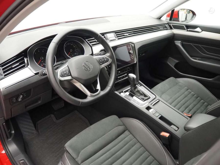 Red Volkswagen Passat 2021 in Vilnius, with an engine capacity of 1.50 L and mileage of 122 thousand km for 17200 €, photo 10 on AUTOMOTO.COM.LV