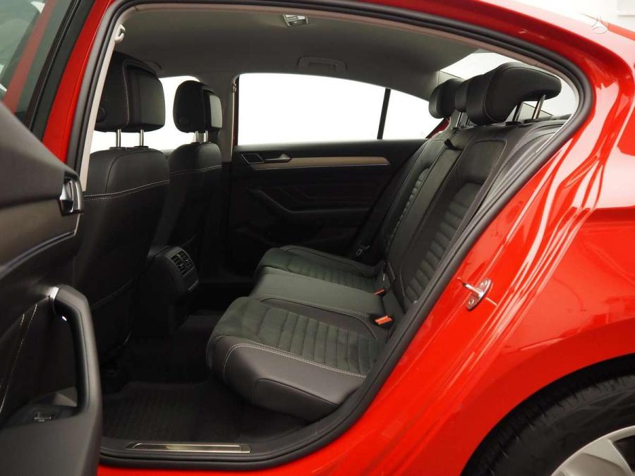 Red Volkswagen Passat 2021 in Vilnius, with an engine capacity of 1.50 L and mileage of 122 thousand km for 17200 €, photo 15 on AUTOMOTO.COM.LV