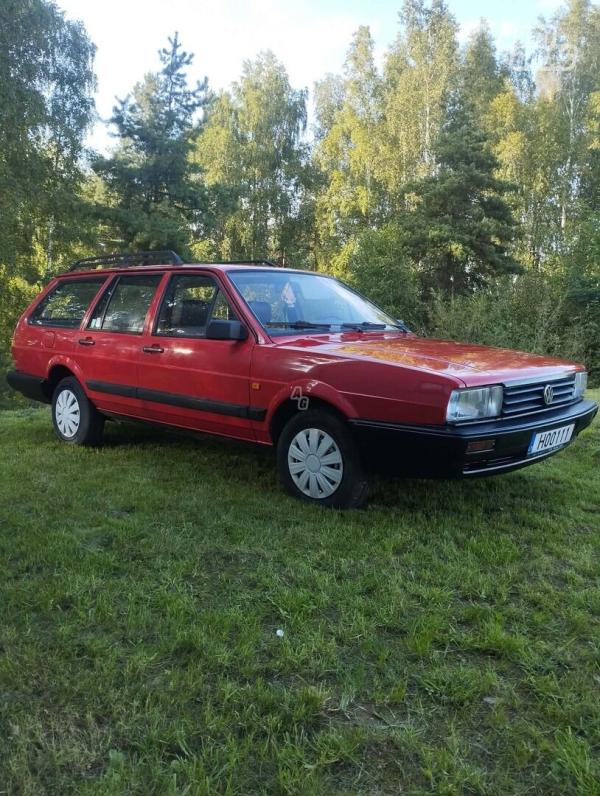 Red Volkswagen Passat 1987 in Vilnius, with an engine capacity of 1.80 L and mileage of 150 thousand km for 4000 €, photo 1 on AUTOMOTO.COM.LV