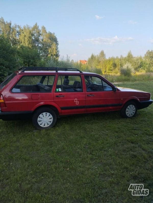 Red Volkswagen Passat 1987 in Vilnius, with an engine capacity of 1.80 L and mileage of 150 thousand km for 4000 €, photo 2 on AUTOMOTO.COM.LV
