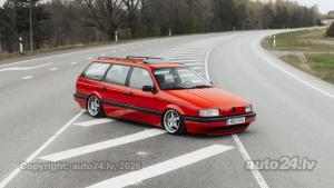 Red Volkswagen Passat 1991 in Parnu, with an engine capacity of 2.00 L and mileage of 190 thousand km for 5399 €, photo  on AUTOMOTO.COM.LV