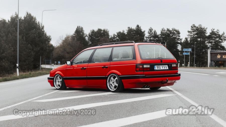 Red Volkswagen Passat 1991 in Parnu, with an engine capacity of 2.00 L and mileage of 190 thousand km for 5399 €, photo 3 on AUTOMOTO.COM.LV