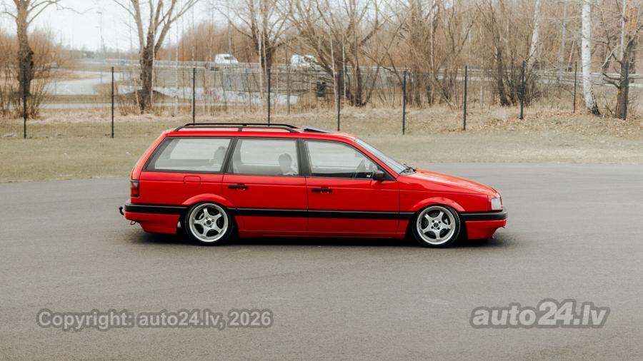 Red Volkswagen Passat 1991 in Parnu, with an engine capacity of 2.00 L and mileage of 190 thousand km for 5399 €, photo 6 on AUTOMOTO.COM.LV