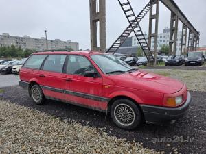 Красный Фольксваген Пассат 1993 в Таллин, объемом двигателя 1.80 л и пробегом 265 тыс. км за 599 €, фото  на AUTOMOTO.COM.LV
