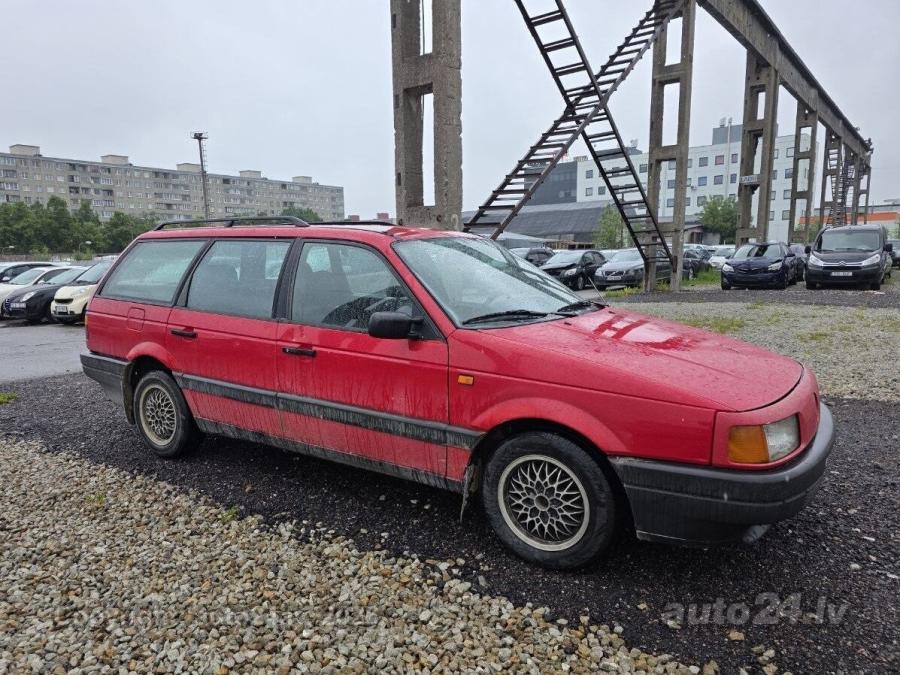 Красный Фольксваген Пассат 1993 в Таллин, объемом двигателя 1.80 л и пробегом 265 тыс. км за 599 €, фото 1 на AUTOMOTO.COM.LV