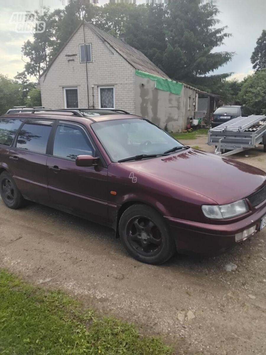 Sarkans Volkswagen Passat 1994 Utena, ar dzinēja tilpumu 1.90 L un nobraukumu 479 tūkst. km par 1000 €, foto 3 vietnē AUTOMOTO.COM.LV