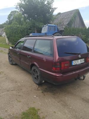 Sarkans Volkswagen Passat 1994 Utena, ar dzinēja tilpumu 1.90 L un nobraukumu 479 tūkst. km par 1000 €, foto 5 vietnē AUTOMOTO.COM.LV