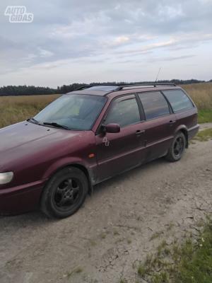 Red Volkswagen Passat 1994 in Anyksciai, with an engine capacity of 1.90 L and mileage of 420 thousand km for 800 €, photo 4 on AUTOMOTO.COM.LV