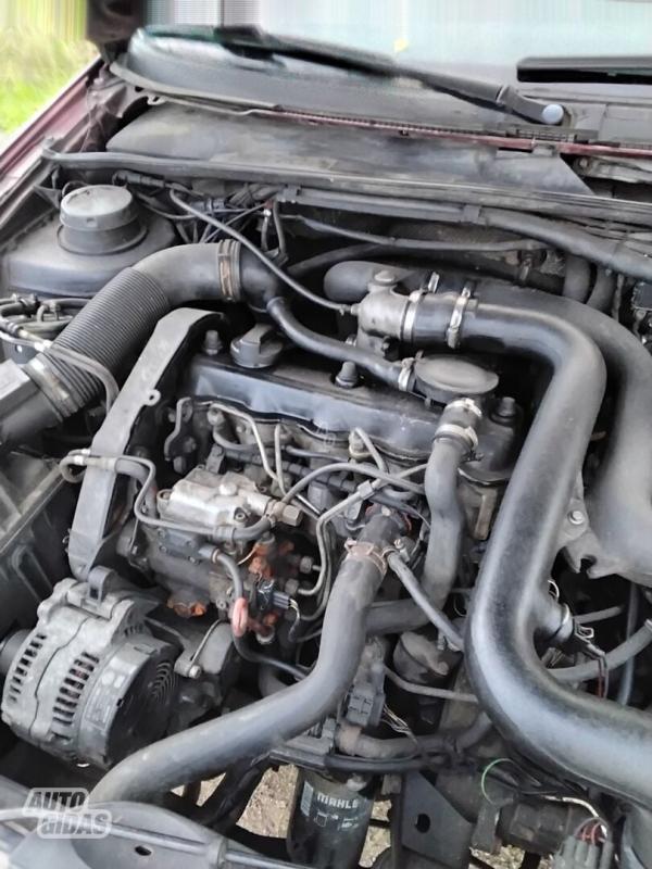 Sarkans Volkswagen Passat 1994 Utena, ar dzinēja tilpumu 1.90 L un nobraukumu 420 tūkst. km par 800 €, foto 6 vietnē AUTOMOTO.COM.LV