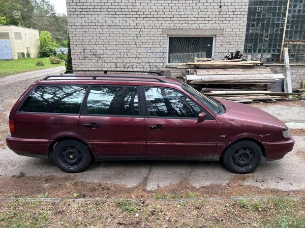 Красный Фольксваген Пассат 1995 в Друскининкай, объемом двигателя 1.90 л и пробегом 450 тыс. км за 900 €, фото 4 на AUTOMOTO.COM.LV