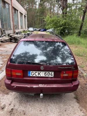 Sarkans Volkswagen Passat 1995 Druskininkai, ar dzinēja tilpumu 1.90 L un nobraukumu 450 tūkst. km par 900 €, foto 7 vietnē AUTOMOTO.COM.LV