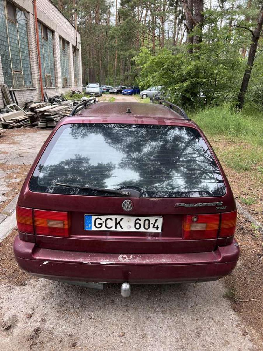 Sarkans Volkswagen Passat 1995 Druskininkai, ar dzinēja tilpumu 1.90 L un nobraukumu 450 tūkst. km par 900 €, foto 7 vietnē AUTOMOTO.COM.LV
