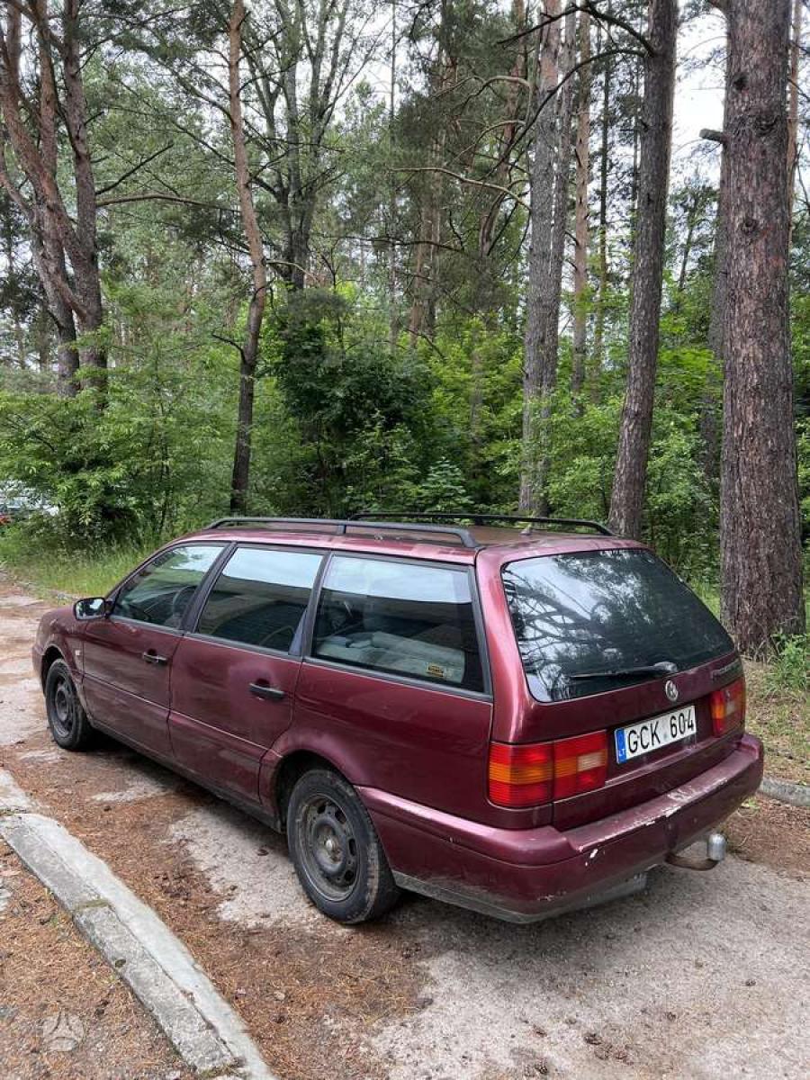 Sarkans Volkswagen Passat 1995 Druskininkai, ar dzinēja tilpumu 1.90 L un nobraukumu 450 tūkst. km par 900 €, foto 8 vietnē AUTOMOTO.COM.LV