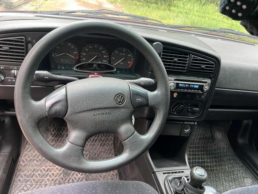 Sarkans Volkswagen Passat 1995 Druskininkai, ar dzinēja tilpumu 1.90 L un nobraukumu 450 tūkst. km par 900 €, foto 10 vietnē AUTOMOTO.COM.LV