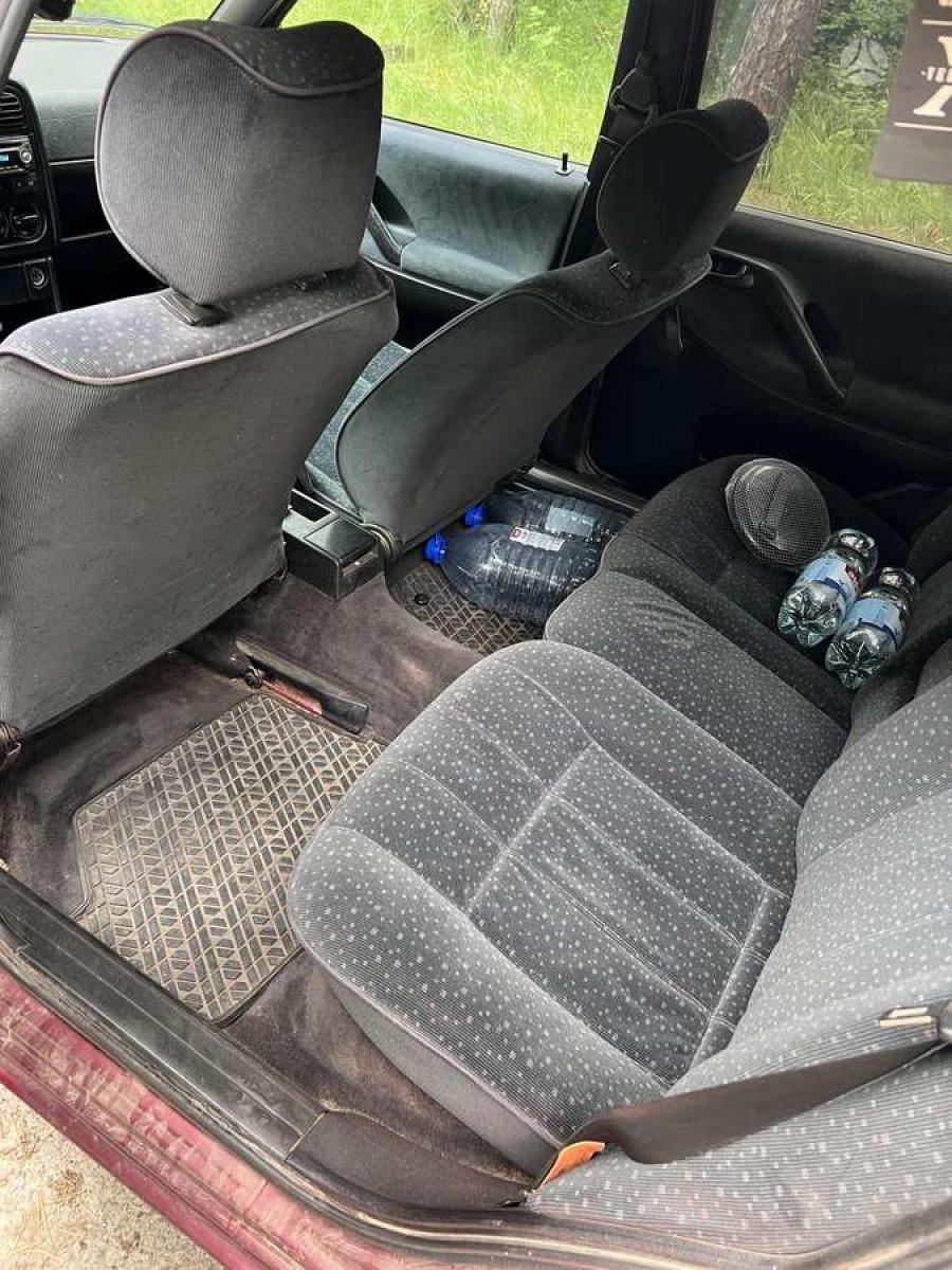 Sarkans Volkswagen Passat 1995 Druskininkai, ar dzinēja tilpumu 1.90 L un nobraukumu 450 tūkst. km par 900 €, foto 14 vietnē AUTOMOTO.COM.LV