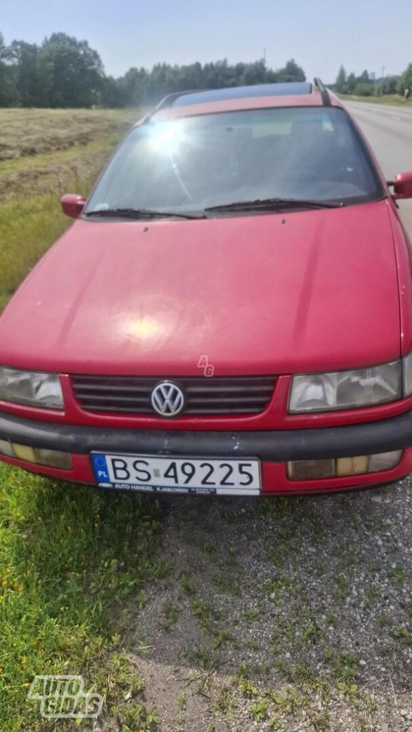 Sarkans Volkswagen Passat 1997 Viļņa, ar dzinēja tilpumu 1.90 L un nobraukumu 309 tūkst. km par 1200 €, foto 1 vietnē AUTOMOTO.COM.LV