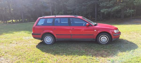 Фольксваген Пассат 1997 в Друскининкай на AUTOMOTO.COM.LV Красный Фольксваген Пассат 1997 в Друскининкай, объемом двигателя 1.90 л и пробегом 420 тыс. км за 370 €, фото 6 на AUTOMOTO.COM.LV