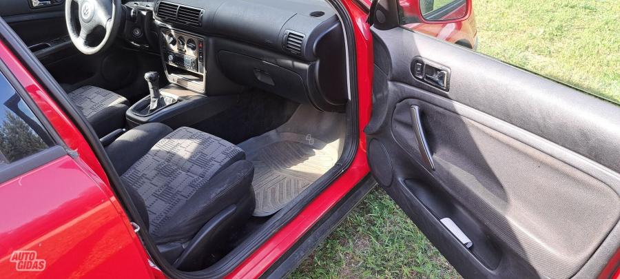 Sarkans Volkswagen Passat 1997 Druskininkai, ar dzinēja tilpumu 1.90 L un nobraukumu 420 tūkst. km par 370 €, foto 12 vietnē AUTOMOTO.COM.LV