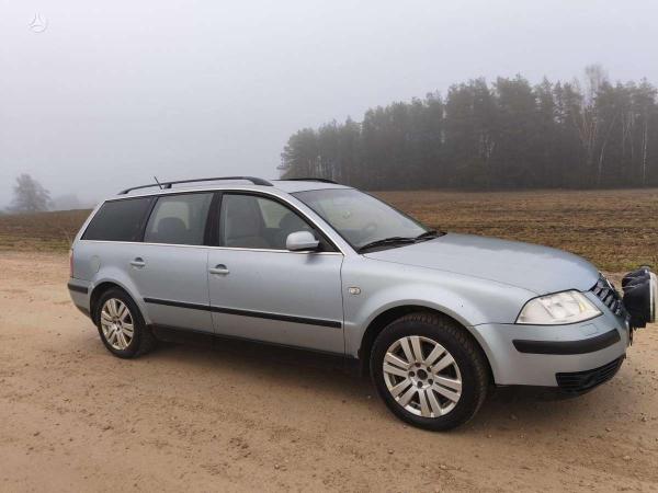 Red Volkswagen Passat 2001 in Radviliskis, with an engine capacity of 1.90 L and mileage of 380 thousand km for 1300 €, photo 3 on AUTOMOTO.COM.LV