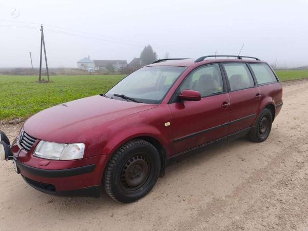 Red Volkswagen Passat 2001 in Radviliskis, with an engine capacity of 1.90 L and mileage of 380 thousand km for 1300 €, photo 10 on AUTOMOTO.COM.LV