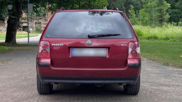 Sarkans Volkswagen Passat 2003 Viļņa, ar dzinēja tilpumu 1.90 L un nobraukumu 338 tūkst. km par 3350 €, foto 5 vietnē AUTOMOTO.COM.LV