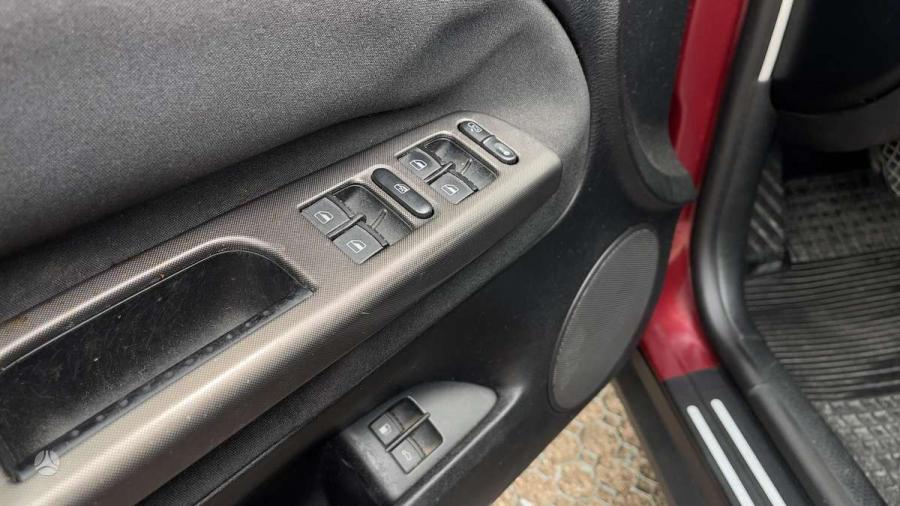 Sarkans Volkswagen Passat 2003 Viļņa, ar dzinēja tilpumu 1.90 L un nobraukumu 338 tūkst. km par 3350 €, foto 14 vietnē AUTOMOTO.COM.LV