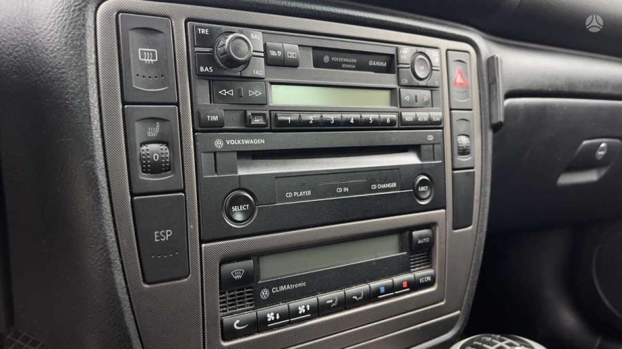 Sarkans Volkswagen Passat 2003 Viļņa, ar dzinēja tilpumu 1.90 L un nobraukumu 338 tūkst. km par 3350 €, foto 17 vietnē AUTOMOTO.COM.LV