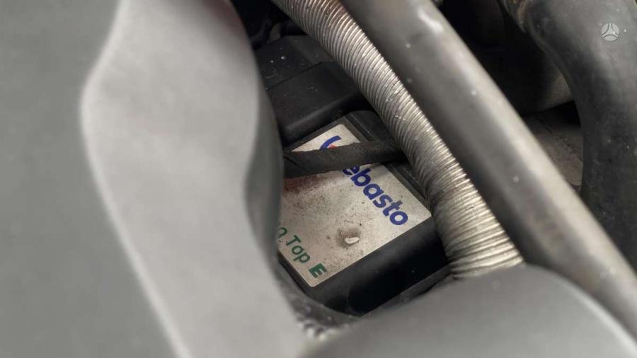 Sarkans Volkswagen Passat 2003 Viļņa, ar dzinēja tilpumu 1.90 L un nobraukumu 338 tūkst. km par 3350 €, foto 20 vietnē AUTOMOTO.COM.LV
