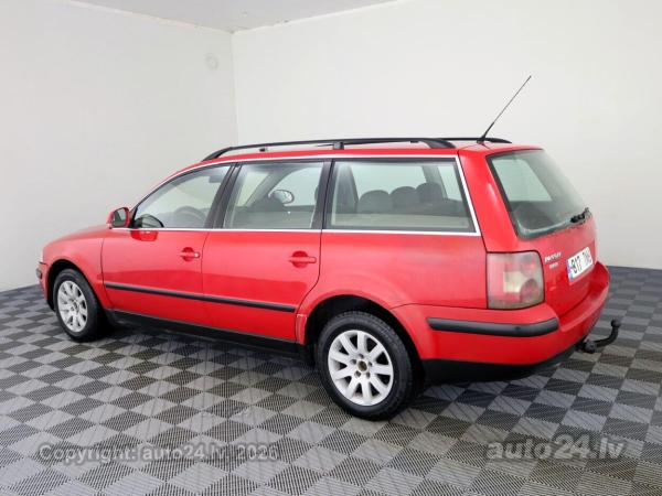 Red Volkswagen Passat 2004 in Tallinn, with an engine capacity of 1.90 L and mileage of 516 thousand km for 1099 €, photo 4 on AUTOMOTO.COM.LV
