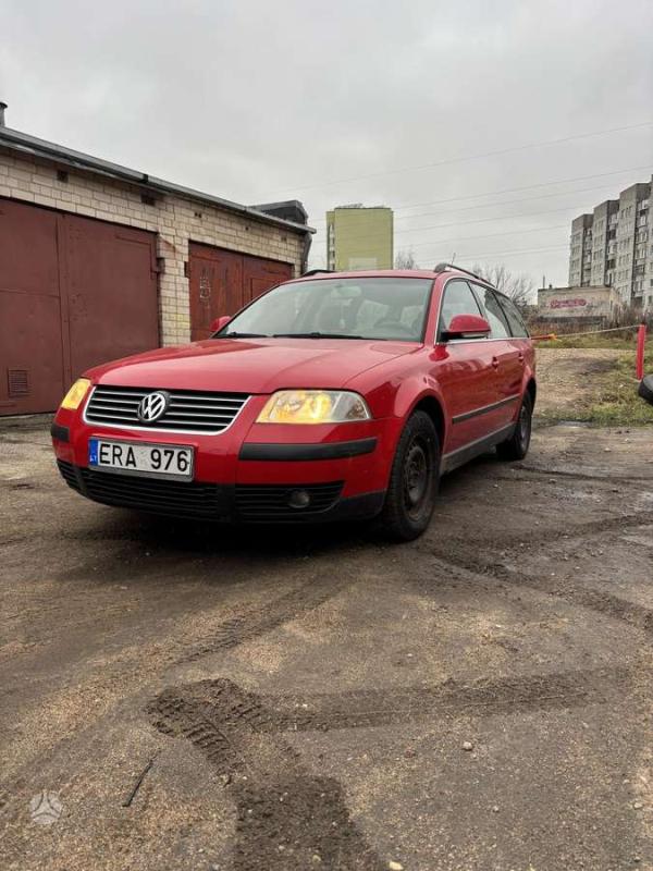 Red Volkswagen Passat 2005 in Alytus, with an engine capacity of 1.90 L and mileage of 205 thousand km for 1200 €, photo 2 on AUTOMOTO.COM.LV