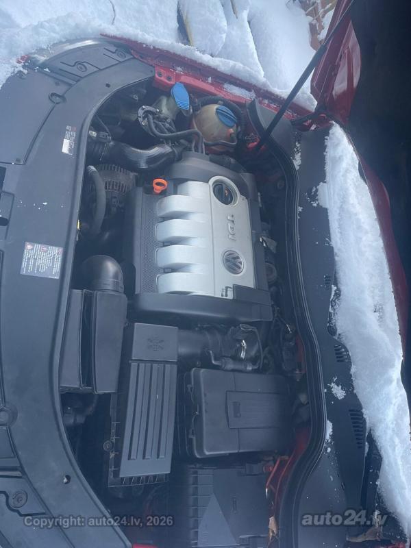 Sarkans Volkswagen Passat 2005 Pērnava, ar dzinēja tilpumu 2.00 L un nobraukumu 440 tūkst. km par 1100 €, foto 6 vietnē AUTOMOTO.COM.LV