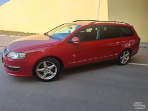 Sarkans Volkswagen Passat 2006 Marijampole, ar dzinēja tilpumu 2.00 L un nobraukumu 313 tūkst. km par 2450 €, foto 17 vietnē AUTOMOTO.COM.LV