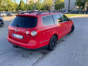 Red Volkswagen Passat 2006 in Telschi, with an engine capacity of 2.00 L and mileage of 380 thousand km for 1000 €, photo 4 on AUTOMOTO.COM.LV
