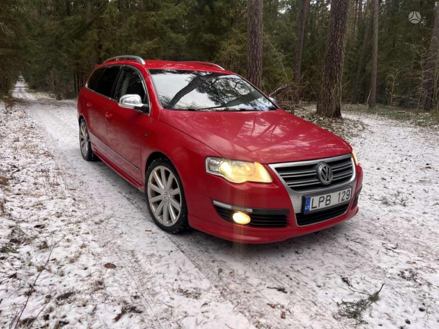 Red Volkswagen Passat 2009 in Vilnius, with an engine capacity of 1.97 L and mileage of 310 thousand km for 2250 €, photo 1 on AUTOMOTO.COM.LV
