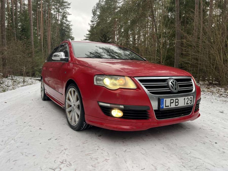 Red Volkswagen Passat 2009 in Vilnius, with an engine capacity of 1.97 L and mileage of 310 thousand km for 2250 €, photo 4 on AUTOMOTO.COM.LV