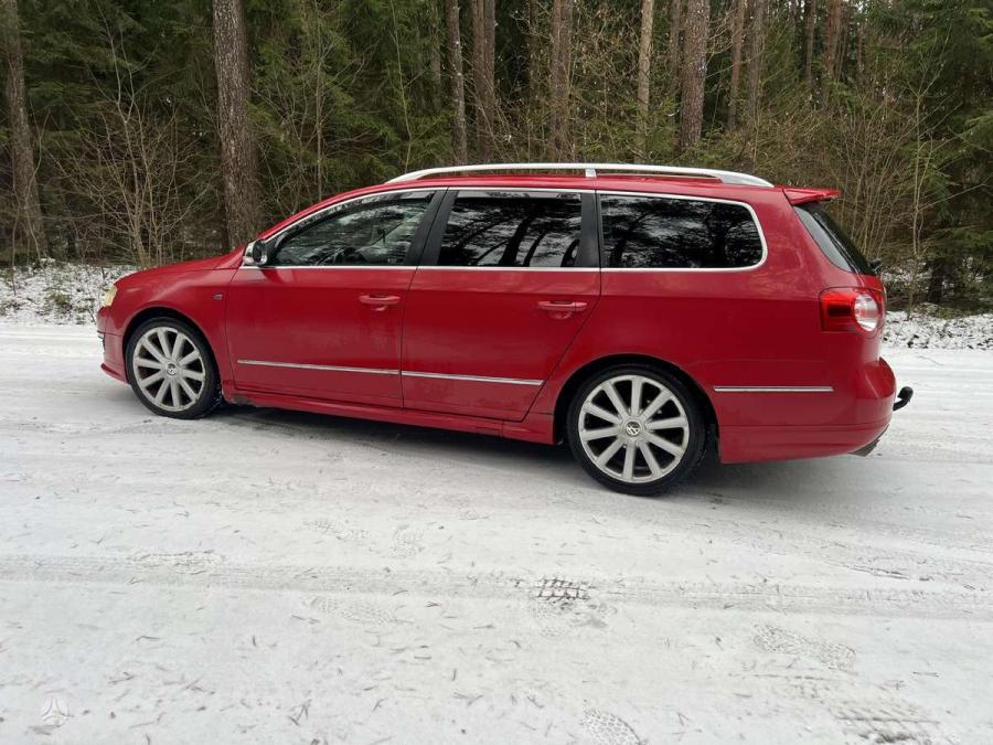 Red Volkswagen Passat 2009 in Vilnius, with an engine capacity of 1.97 L and mileage of 310 thousand km for 2250 €, photo 8 on AUTOMOTO.COM.LV