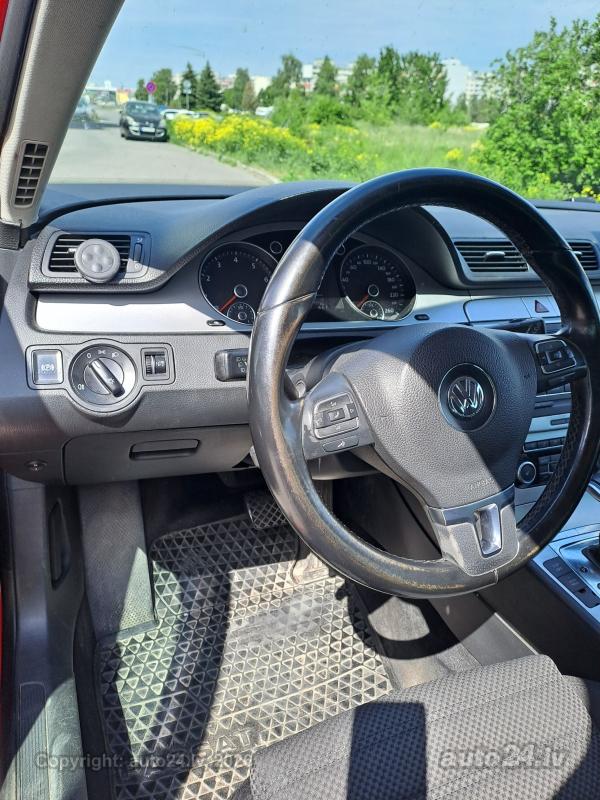 Red Volkswagen Passat 2010 in Tallinn, with an engine capacity of 1.40 L and mileage of 241 thousand km for 3999 €, photo 6 on AUTOMOTO.COM.LV