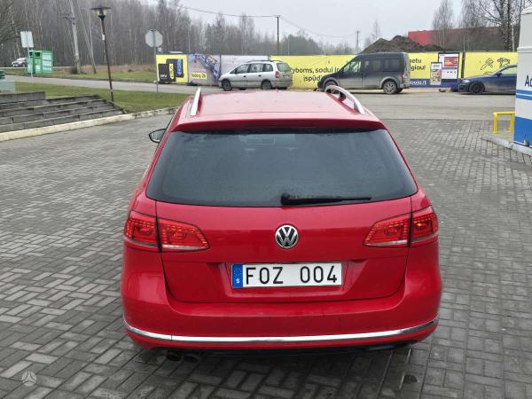 Sarkans Volkswagen Passat 2011 Šauļi, ar dzinēja tilpumu 1.97 L un nobraukumu 370 tūkst. km par 3250 €, foto 5 vietnē AUTOMOTO.COM.LV