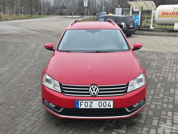 Sarkans Volkswagen Passat 2011 Šauļi, ar dzinēja tilpumu 2.00 L un nobraukumu 370 tūkst. km par 3250 €, foto 2 vietnē AUTOMOTO.COM.LV