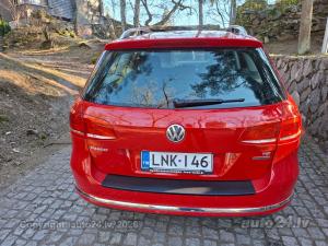 Red Volkswagen Passat 2011 in Tallinn, with an engine capacity of 1.40 L and mileage of 260 thousand km for 4900 €, photo 4 on AUTOMOTO.COM.LV