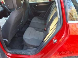 Red Volkswagen Passat 2011 in Tallinn, with an engine capacity of 1.40 L and mileage of 260 thousand km for 4900 €, photo 8 on AUTOMOTO.COM.LV
