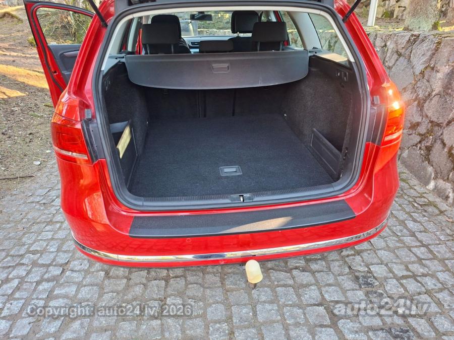 Red Volkswagen Passat 2011 in Tallinn, with an engine capacity of 1.40 L and mileage of 260 thousand km for 4900 €, photo 10 on AUTOMOTO.COM.LV