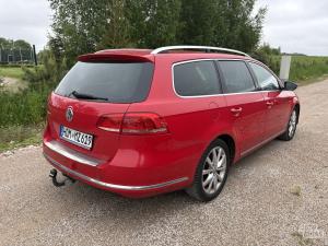 Red Volkswagen Passat 2011 in Vilnius, with an engine capacity of 1.80 L and mileage of 235 thousand km for 4350 €, photo 4 on AUTOMOTO.COM.LV