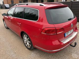 Red Volkswagen Passat 2011 in Vilnius, with an engine capacity of 1.80 L and mileage of 235 thousand km for 4350 €, photo 5 on AUTOMOTO.COM.LV