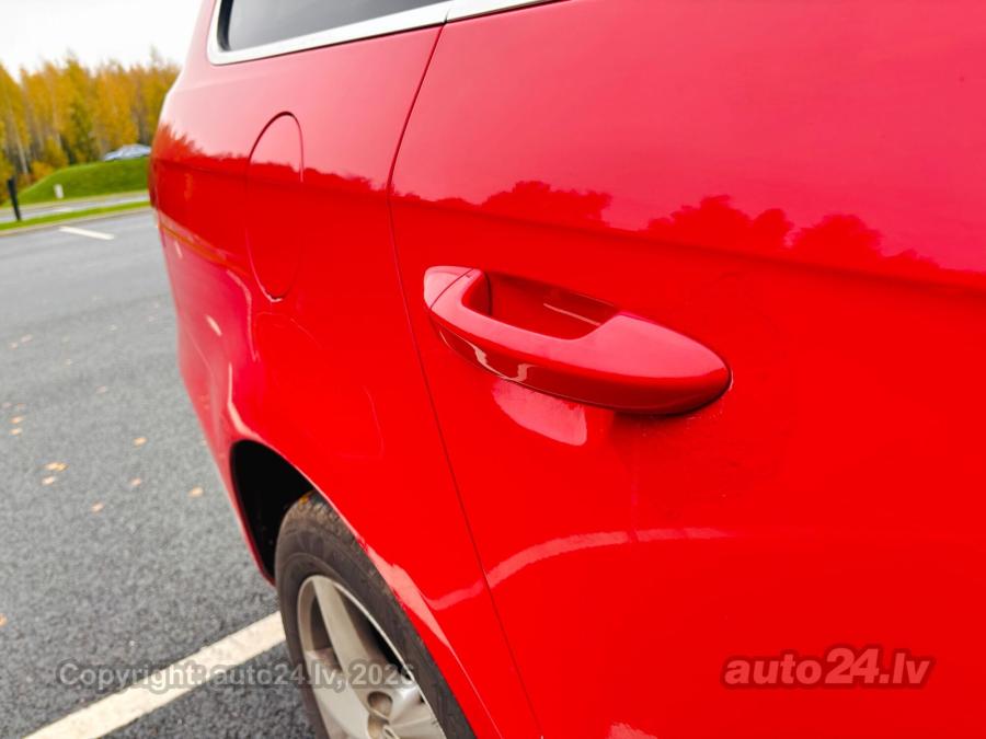 Red Volkswagen Passat 2011 in Tallinn, with an engine capacity of 1.40 L and mileage of 261 thousand km for 3500 €, photo 12 on AUTOMOTO.COM.LV