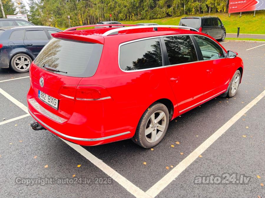 Red Volkswagen Passat 2011 in Tallinn, with an engine capacity of 1.40 L and mileage of 261 thousand km for 3500 €, photo 14 on AUTOMOTO.COM.LV