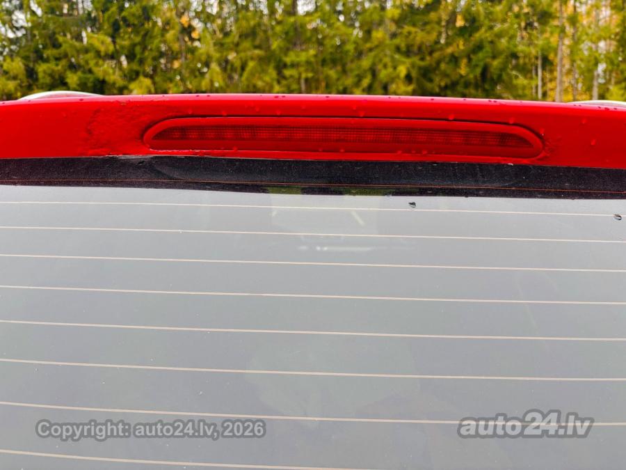 Red Volkswagen Passat 2011 in Tallinn, with an engine capacity of 1.40 L and mileage of 261 thousand km for 3500 €, photo 16 on AUTOMOTO.COM.LV