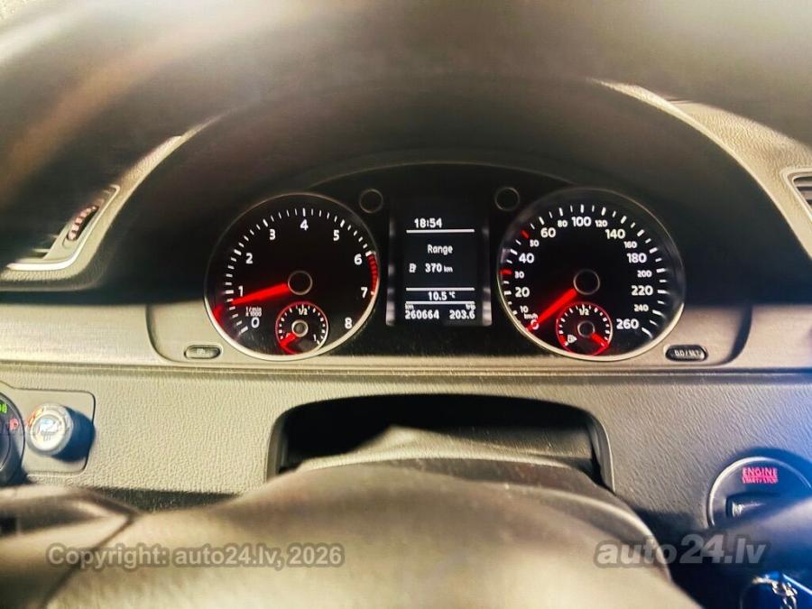 Red Volkswagen Passat 2011 in Tallinn, with an engine capacity of 1.40 L and mileage of 261 thousand km for 3500 €, photo 24 on AUTOMOTO.COM.LV