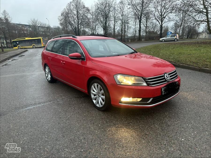 Sarkans Volkswagen Passat 2012 Šauļi, ar dzinēja tilpumu 2.00 L un nobraukumu 262 tūkst. km par 2100 €, foto 1 vietnē AUTOMOTO.COM.LV